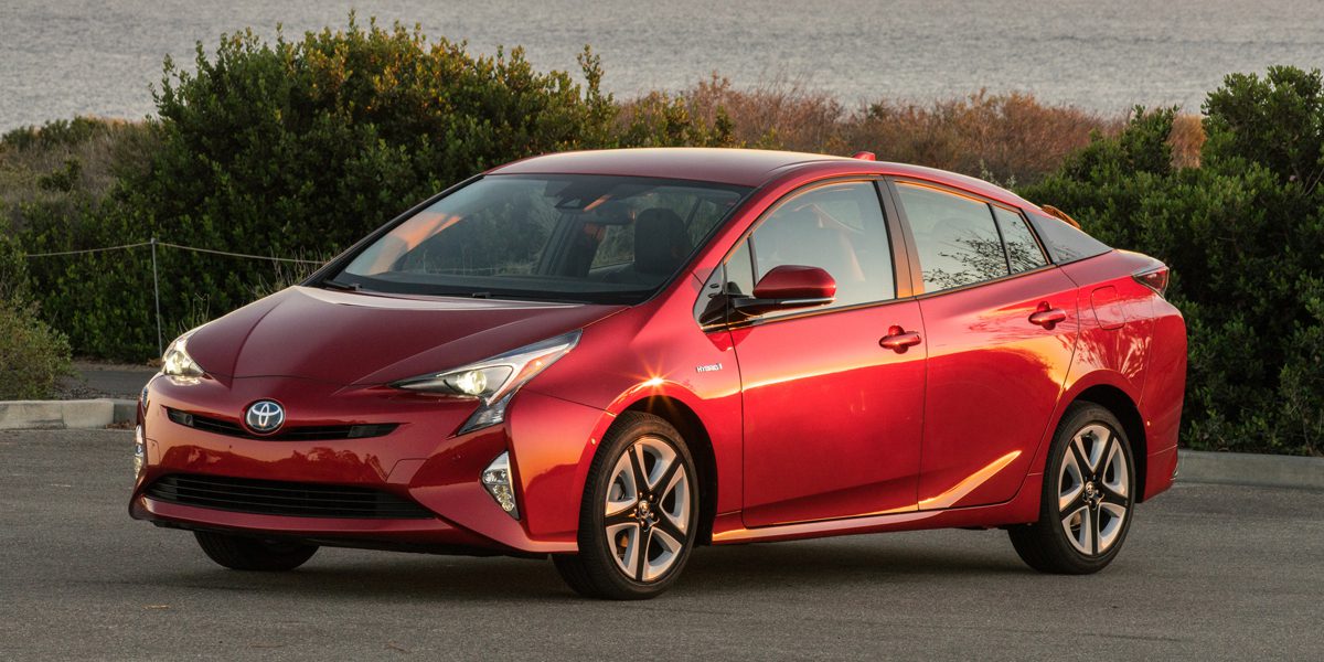2018 Toyota Prius | Consumer Guide Auto