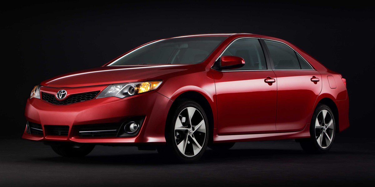 2014 Toyota Camry | Consumer Guide Auto