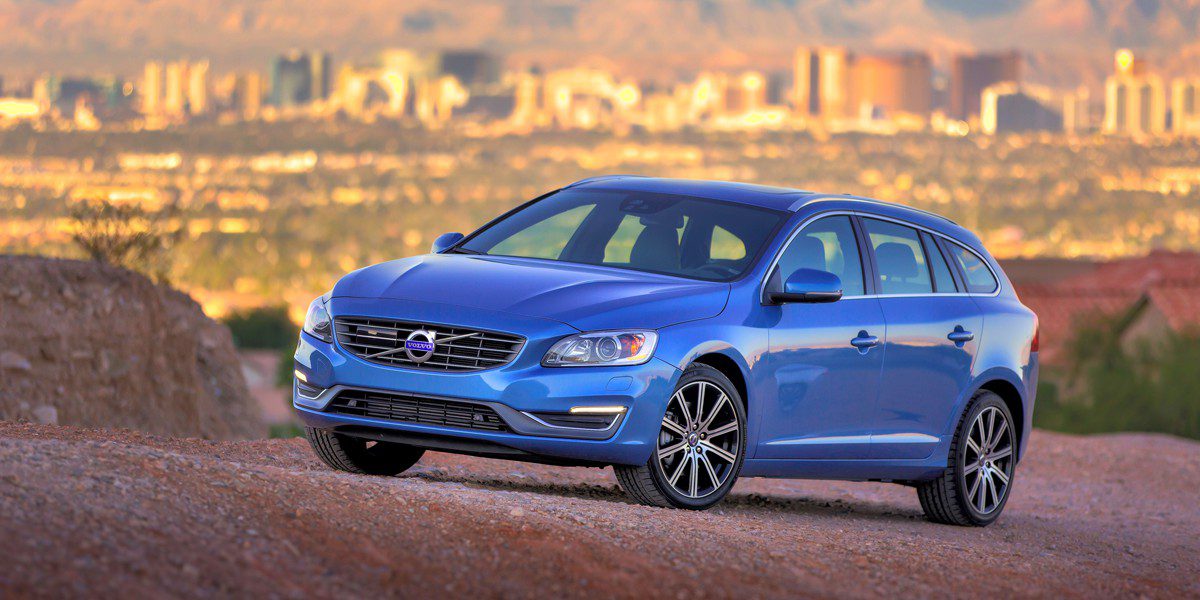 2015 Volvo V60 | Consumer Guide Auto