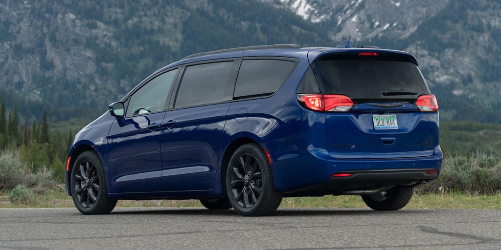 2020 Chrysler Pacifica Best Buy Review | Consumer Guide Auto