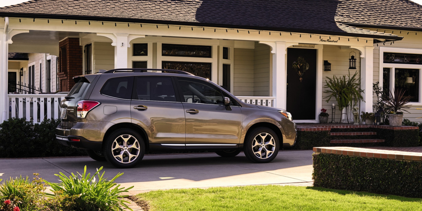 2017 Subaru Forester | Consumer Guide Auto