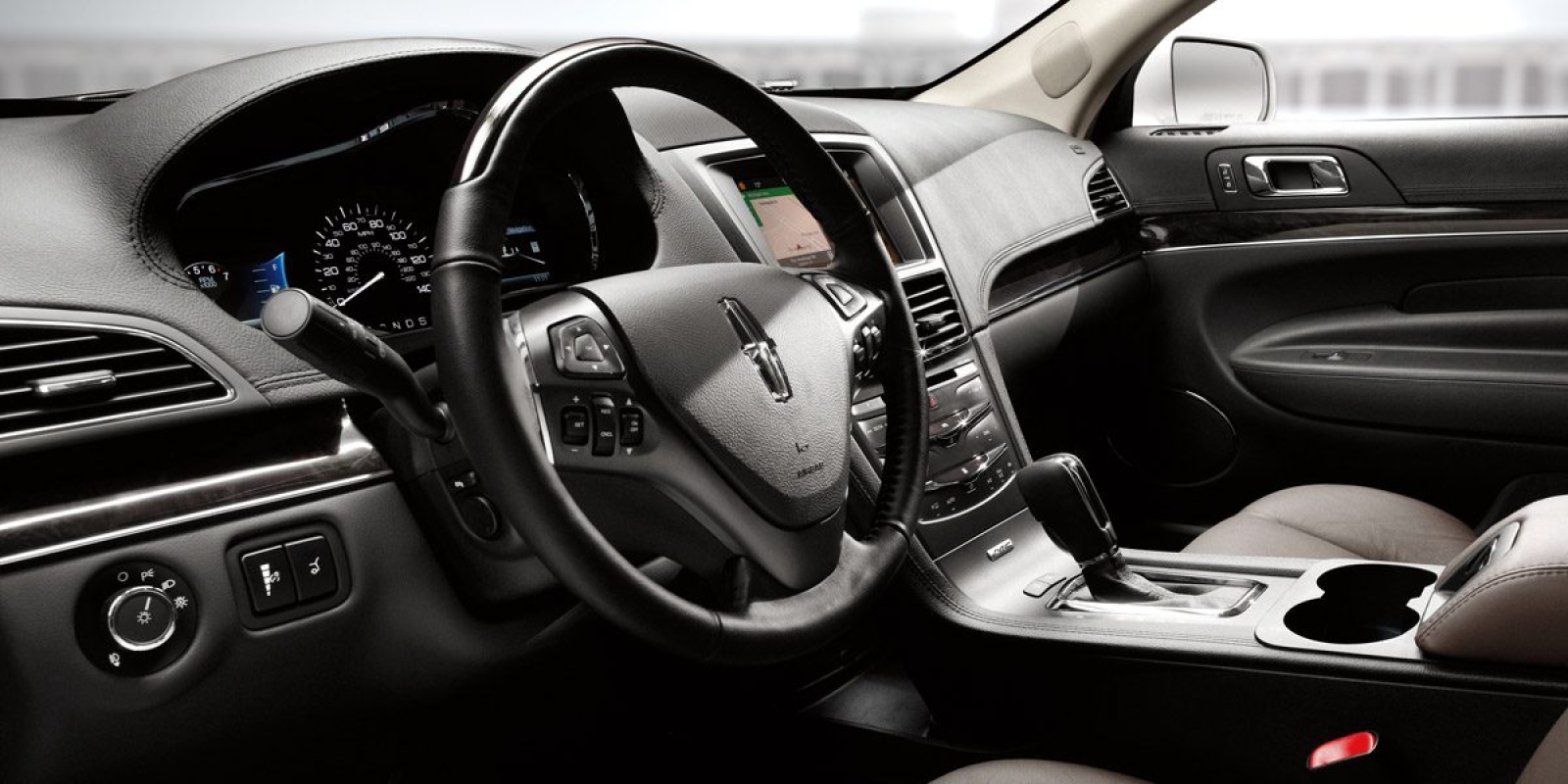 2017 Lincoln MKT | Consumer Guide Auto