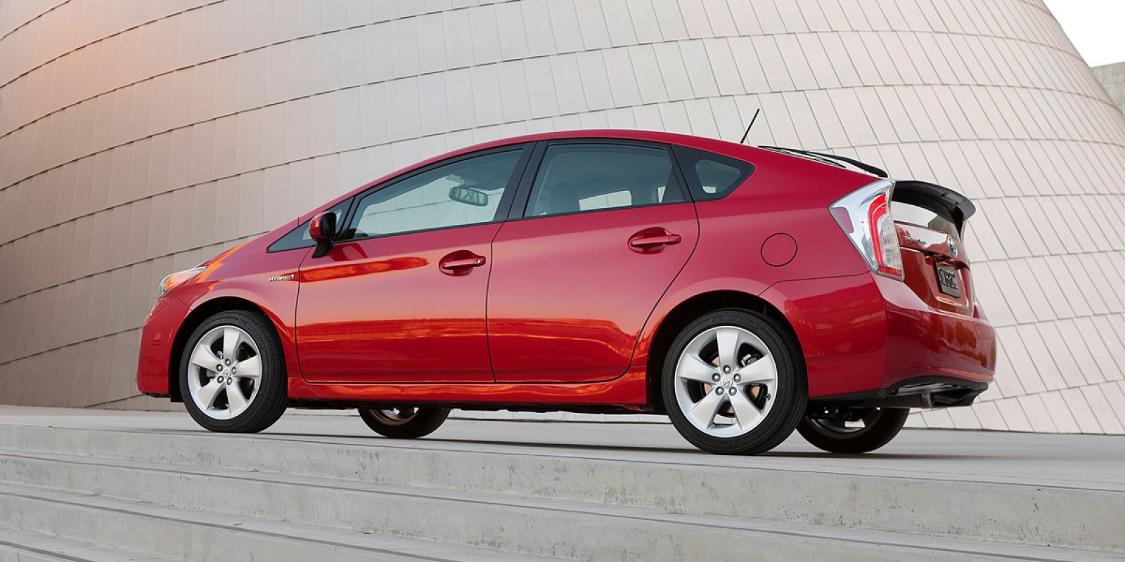 2015 Toyota Prius | Consumer Guide Auto