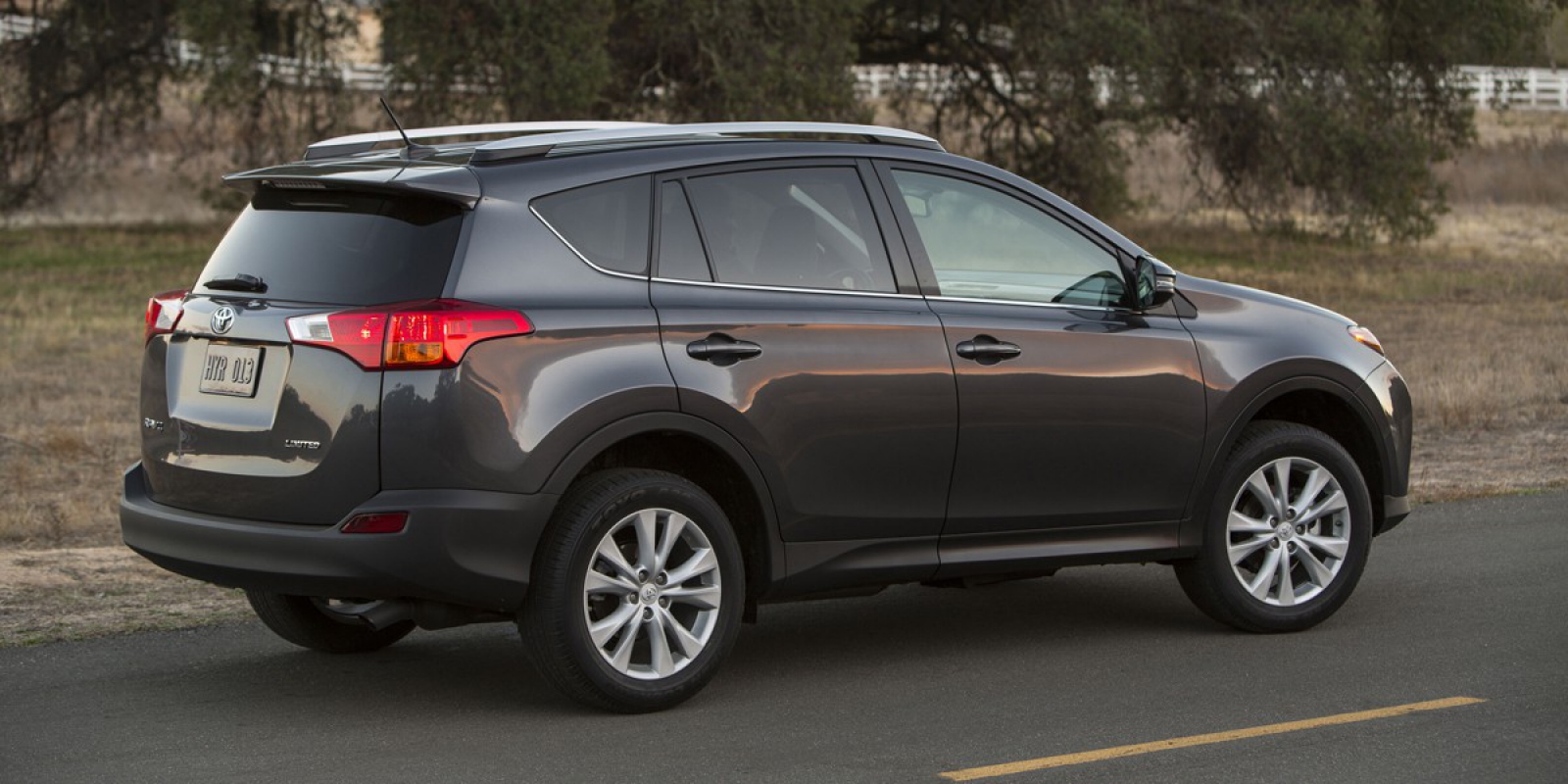 2014 Toyota RAV4 | Consumer Guide Auto