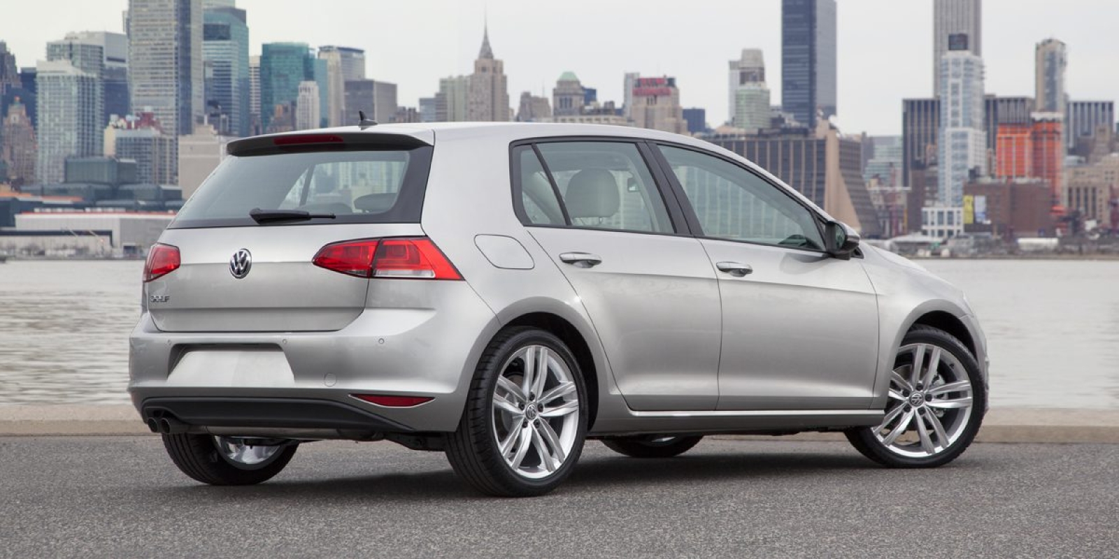 2015 Volkswagen Golf | Consumer Guide Auto