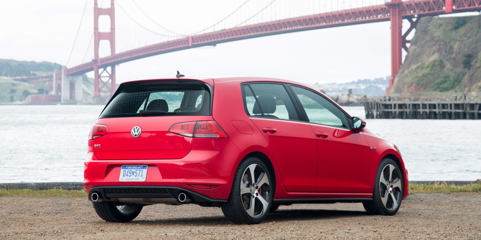 2017 Volkswagen Golf GTI | Consumer Guide Auto
