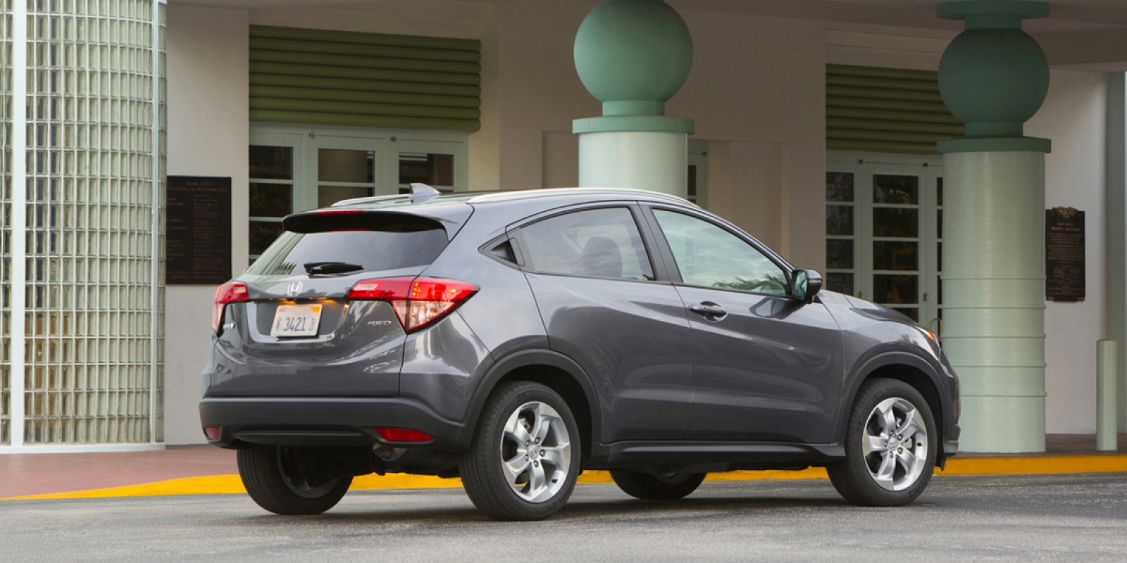 2017 Honda HR-V | Consumer Guide Auto