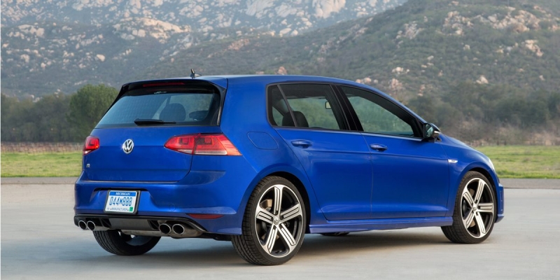 2017 Volkswagen Golf R | Consumer Guide Auto