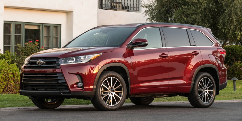 2017 Toyota Highlander | Consumer Guide Auto