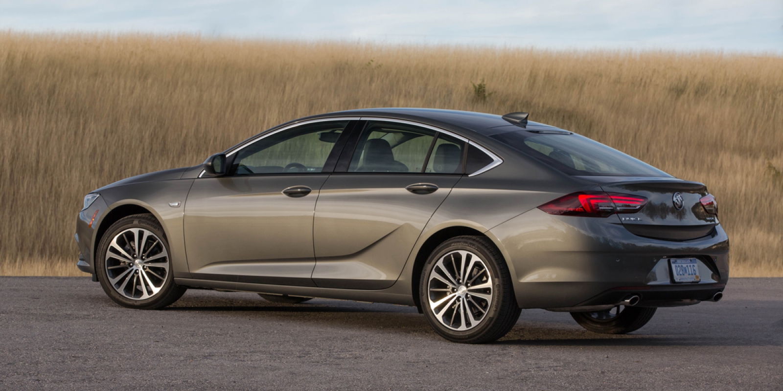 2018 Buick Regal Sportback | Consumer Guide Auto