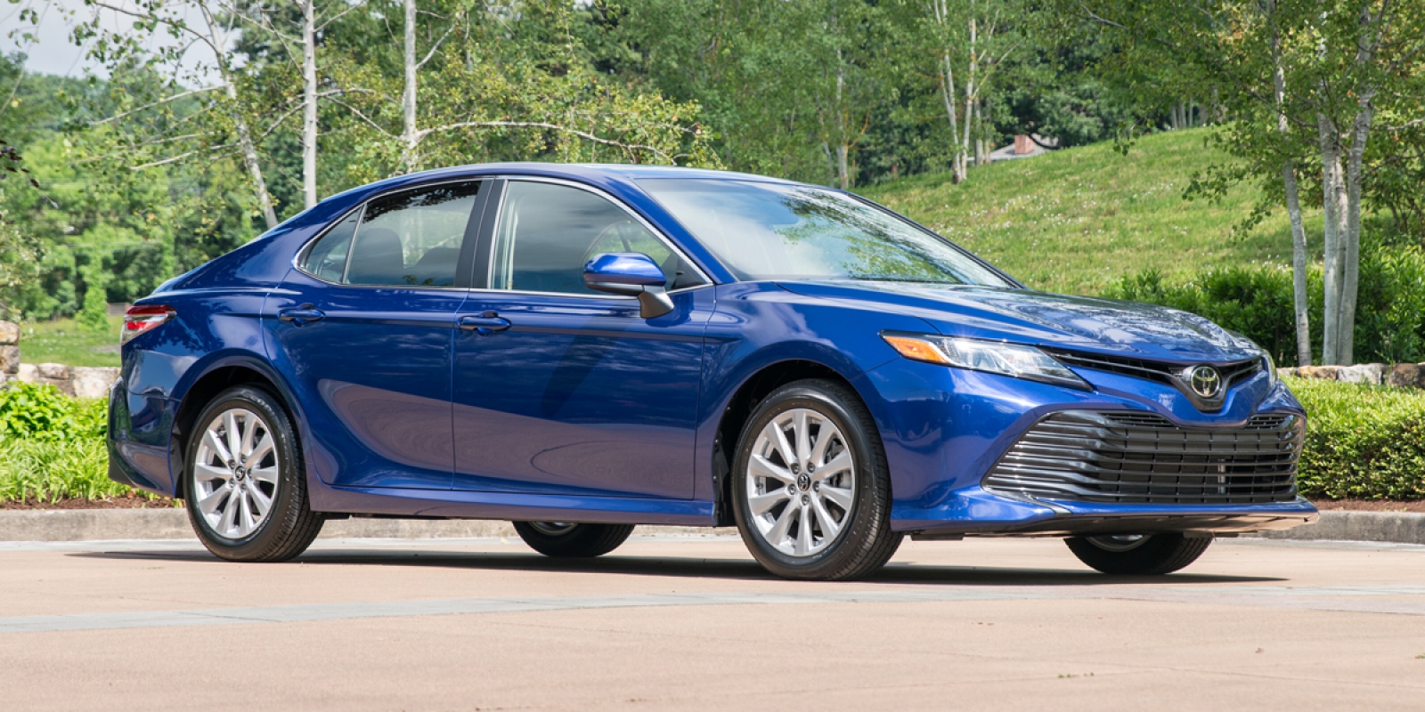 2018 Toyota Camry | Consumer Guide Auto