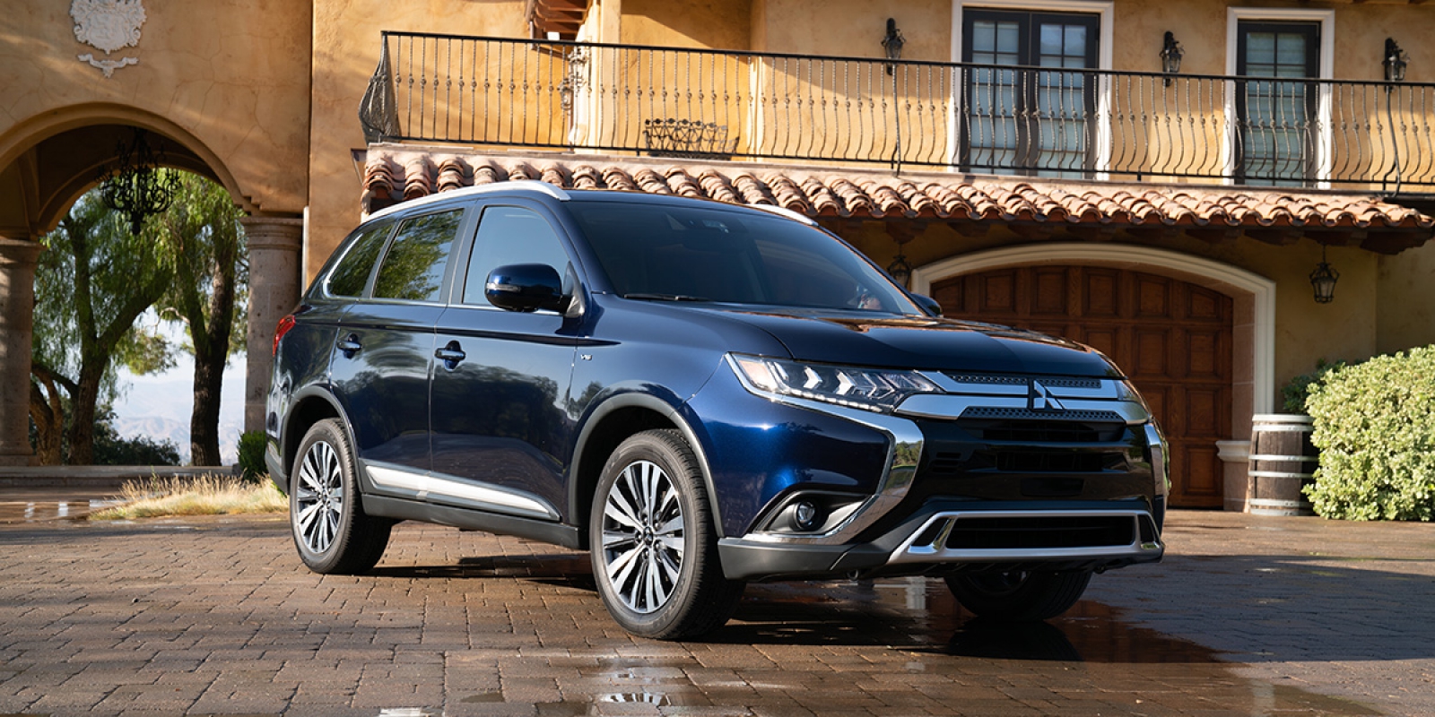 2019 Mitsubishi Outlander | Consumer Guide Auto