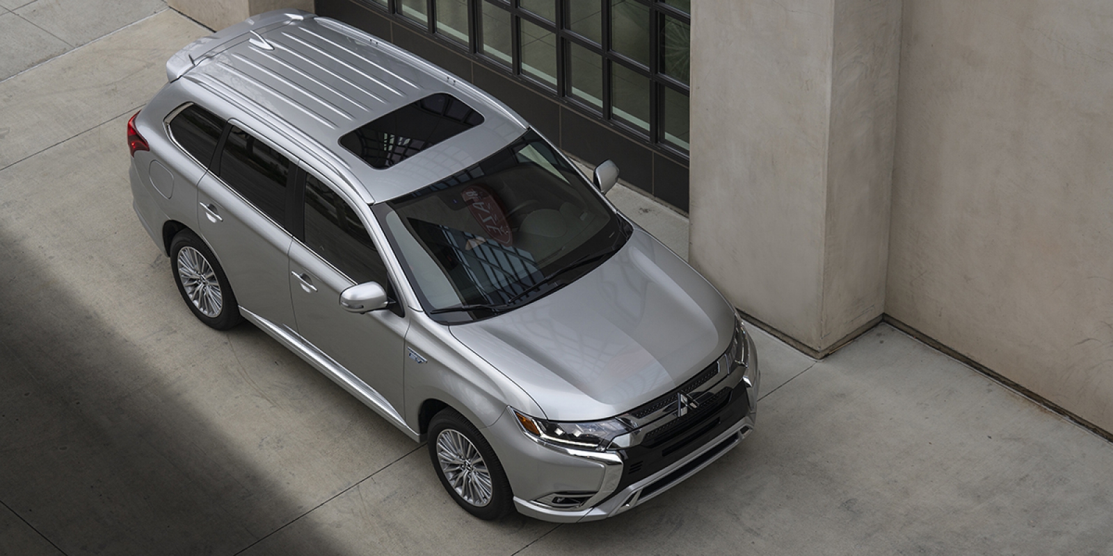 2021 Mitsubishi Outlander | Consumer Guide Auto
