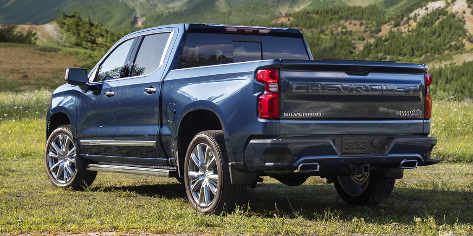 2022 Chevrolet Silverado | Consumer Guide Auto