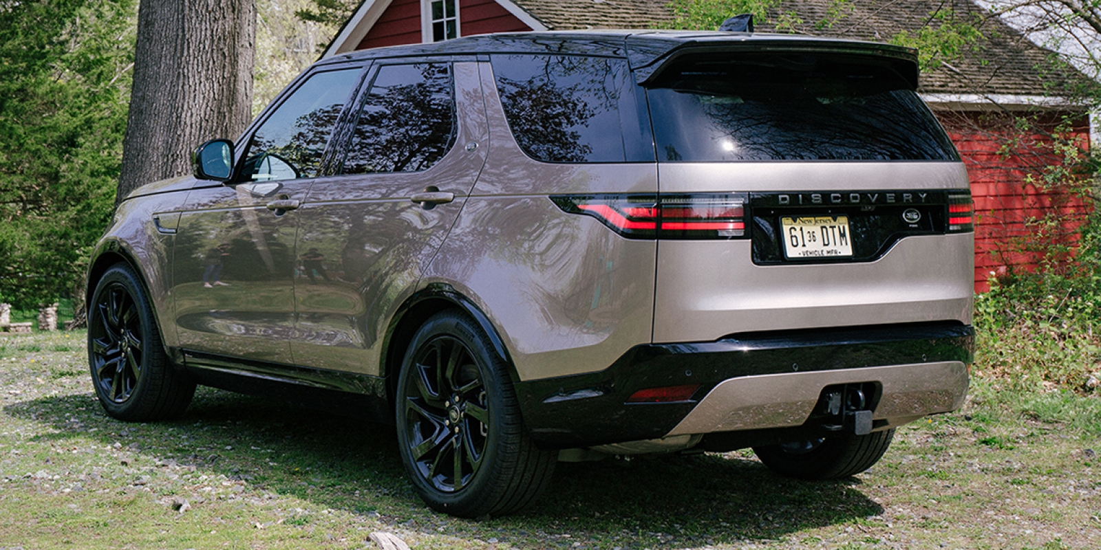 2022 Land Rover Discovery | Consumer Guide Auto