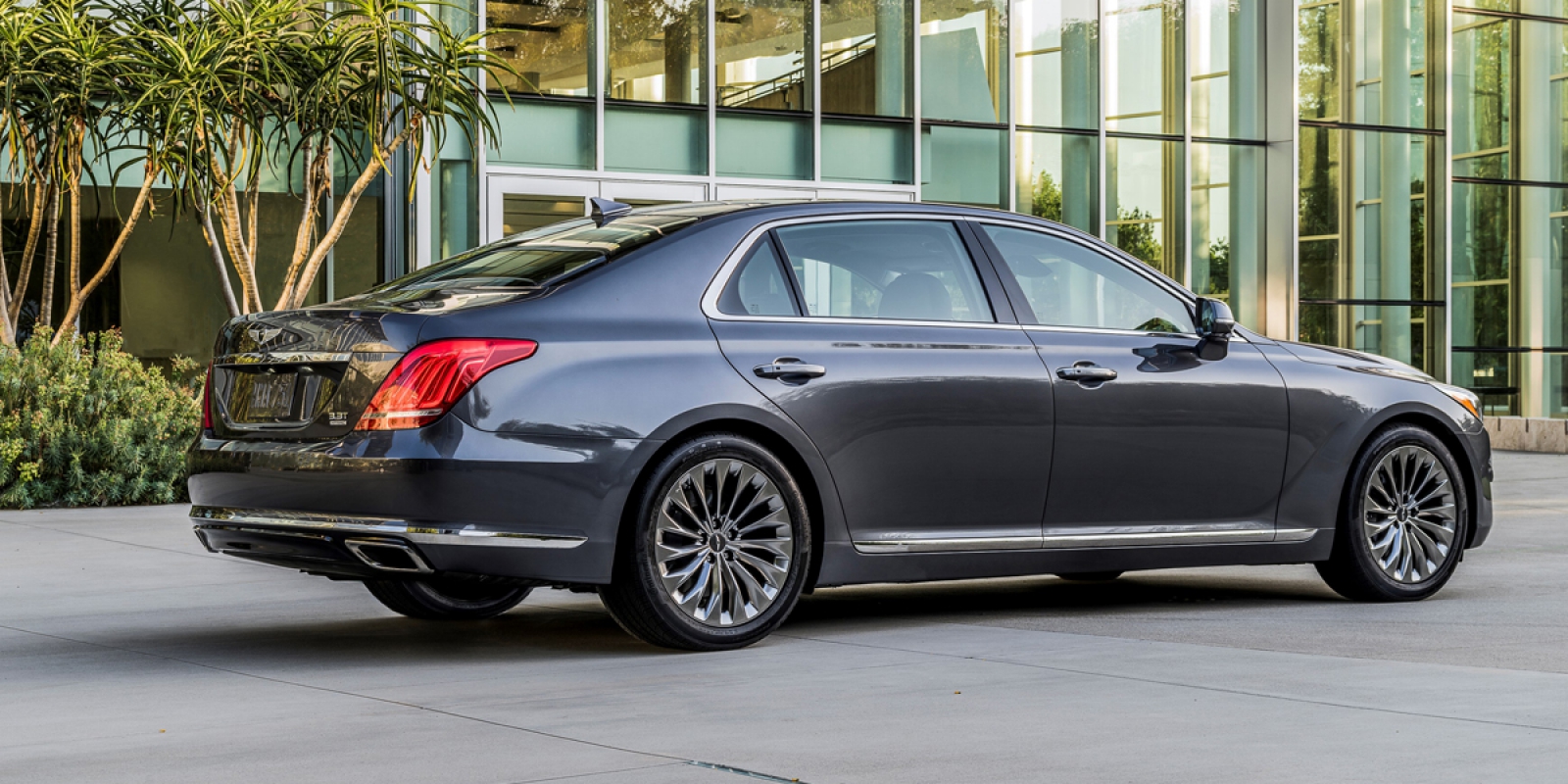 2019 Genesis G90 | Consumer Guide Auto