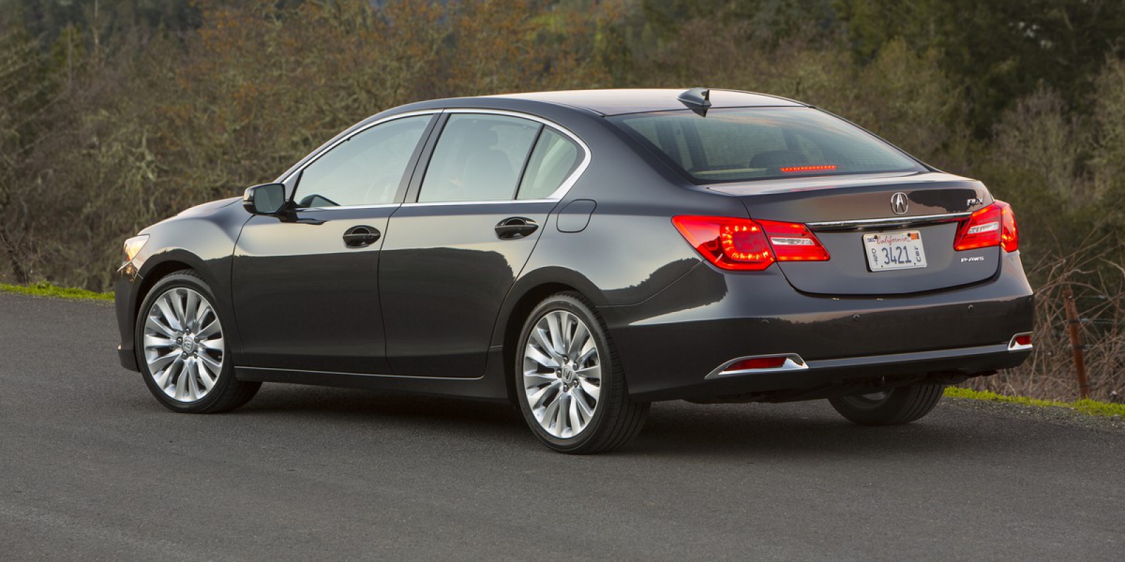 2015 Acura RLX | Consumer Guide Auto