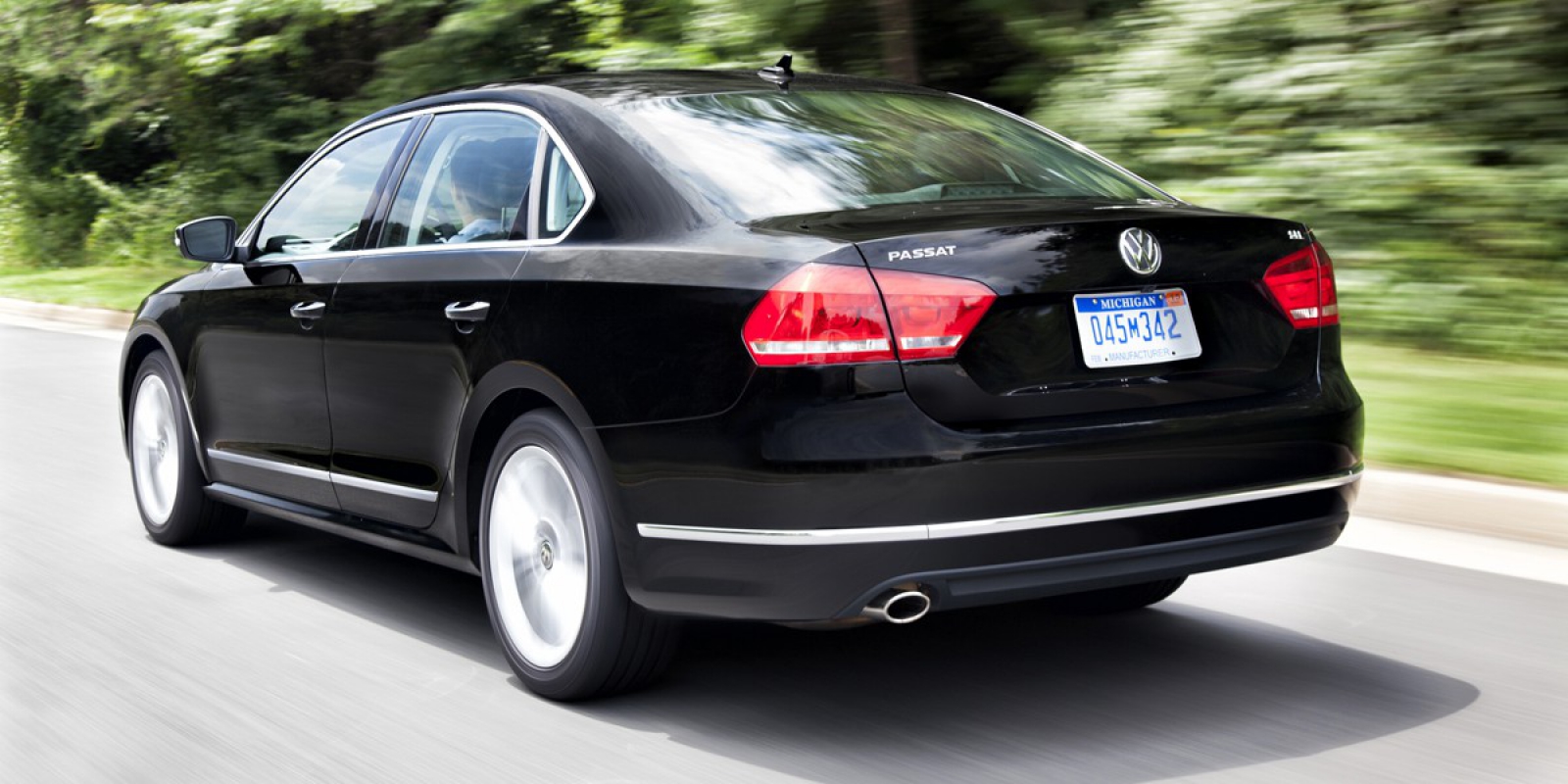 2015 Volkswagen Passat | Consumer Guide Auto