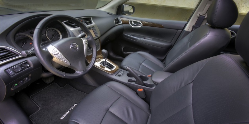 2015 Nissan Sentra | Consumer Guide Auto
