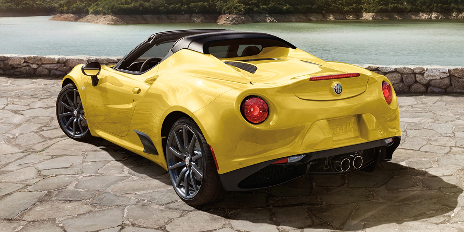 2020 Alfa Romeo 4C | Consumer Guide Auto